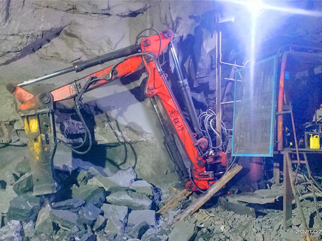 Stationary Rockbreaker Systems Avoid Congestion At The Grizzly - China YZH®